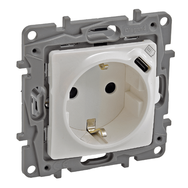 Legrand Niloé Dugalj 2P+F + USB-C konnektor töltőaljzat 764535